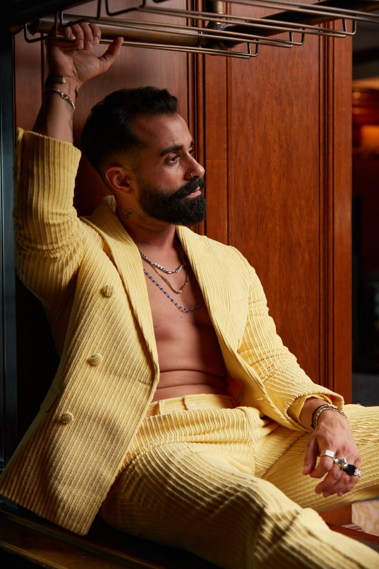 GÖKHAN TÜRKMEN ‘SENİNLE BEN’ COOL, MODERN VE ROMANTİK!