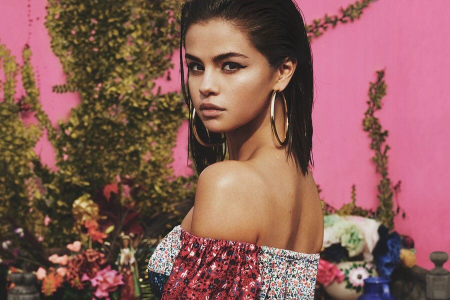 Selena Gomez'in Wolves Klibinin Tanıtımı Yayınlandı