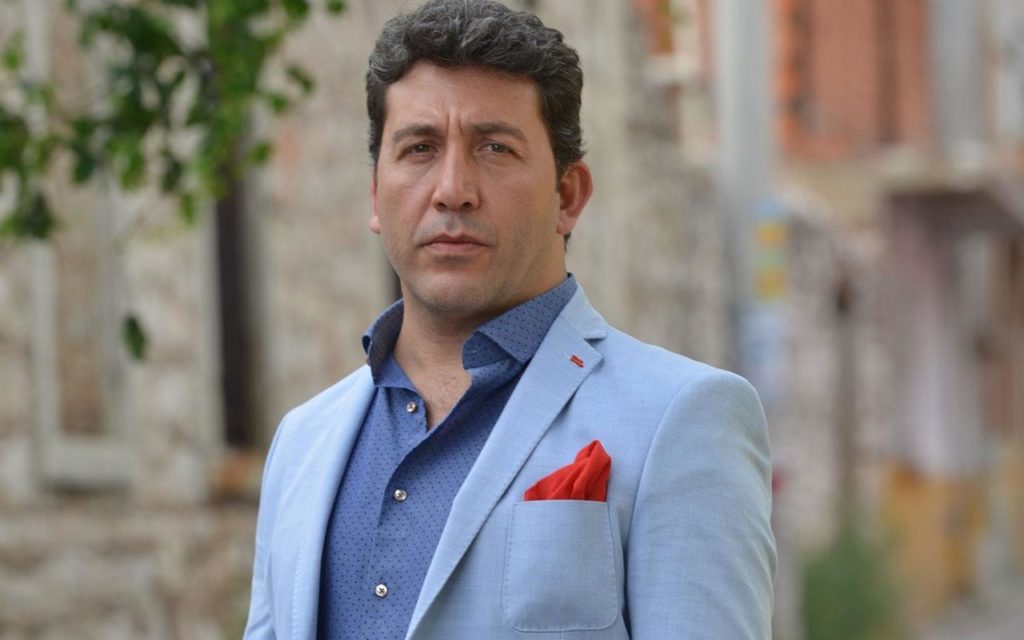 Emre Kınay'dan Gençlere Serzeniş!