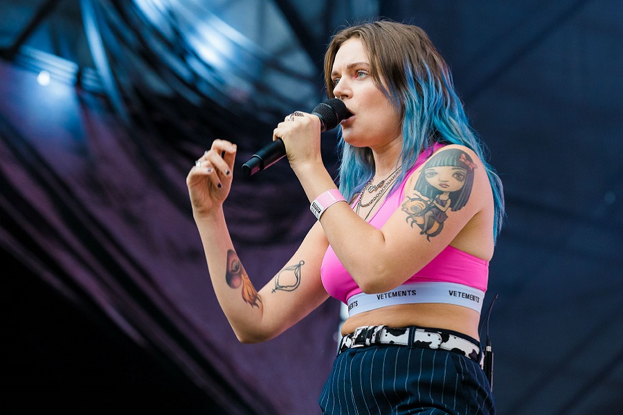 Tove Lo, "Sunshine Kitty" Albümünün Yeni Bir Versiyonunu Yayınladı