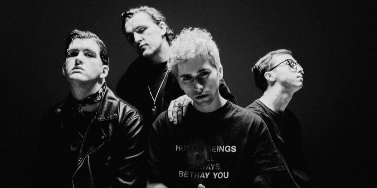 Holding Absence - Holding Absence | Albüm İncelemesi