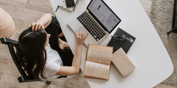 Navigating Academic Excellence: The Value of Custom Papers Online